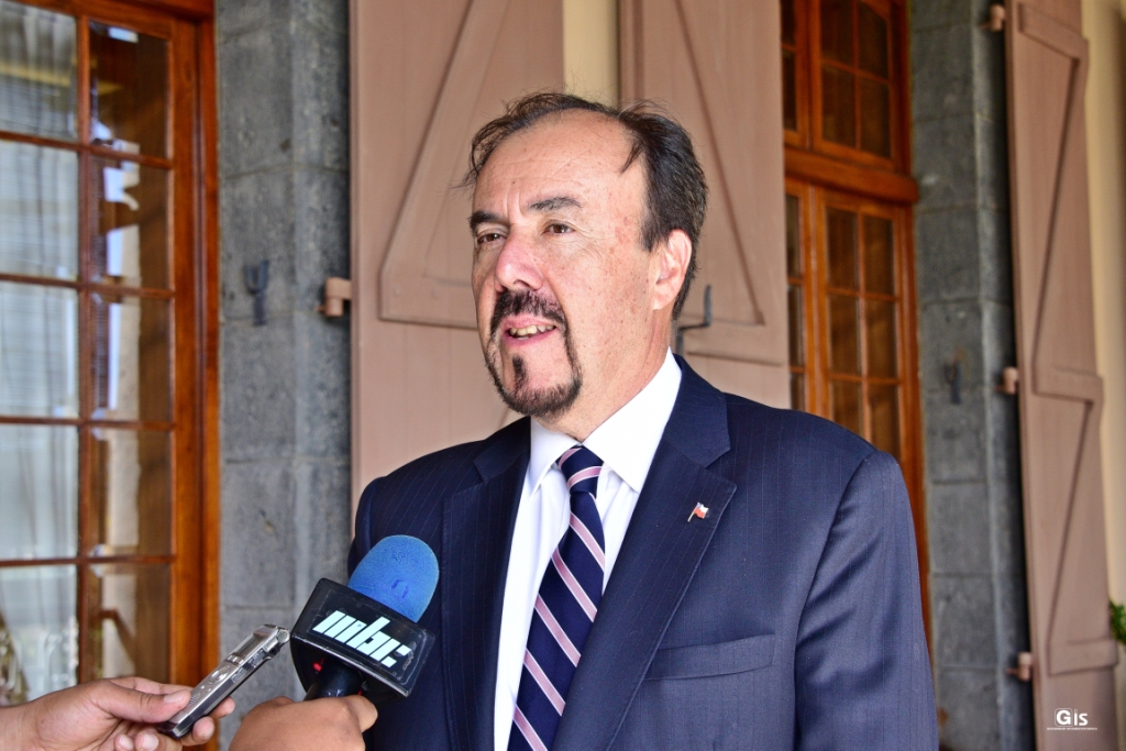 Chilean Ambassador presents Credentials to President Roopun