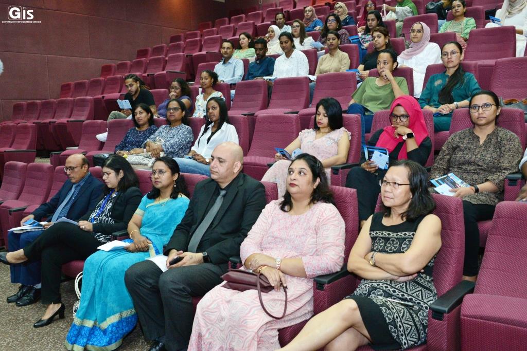 Empowering HEP Educators to foster value-based learning in primary schools