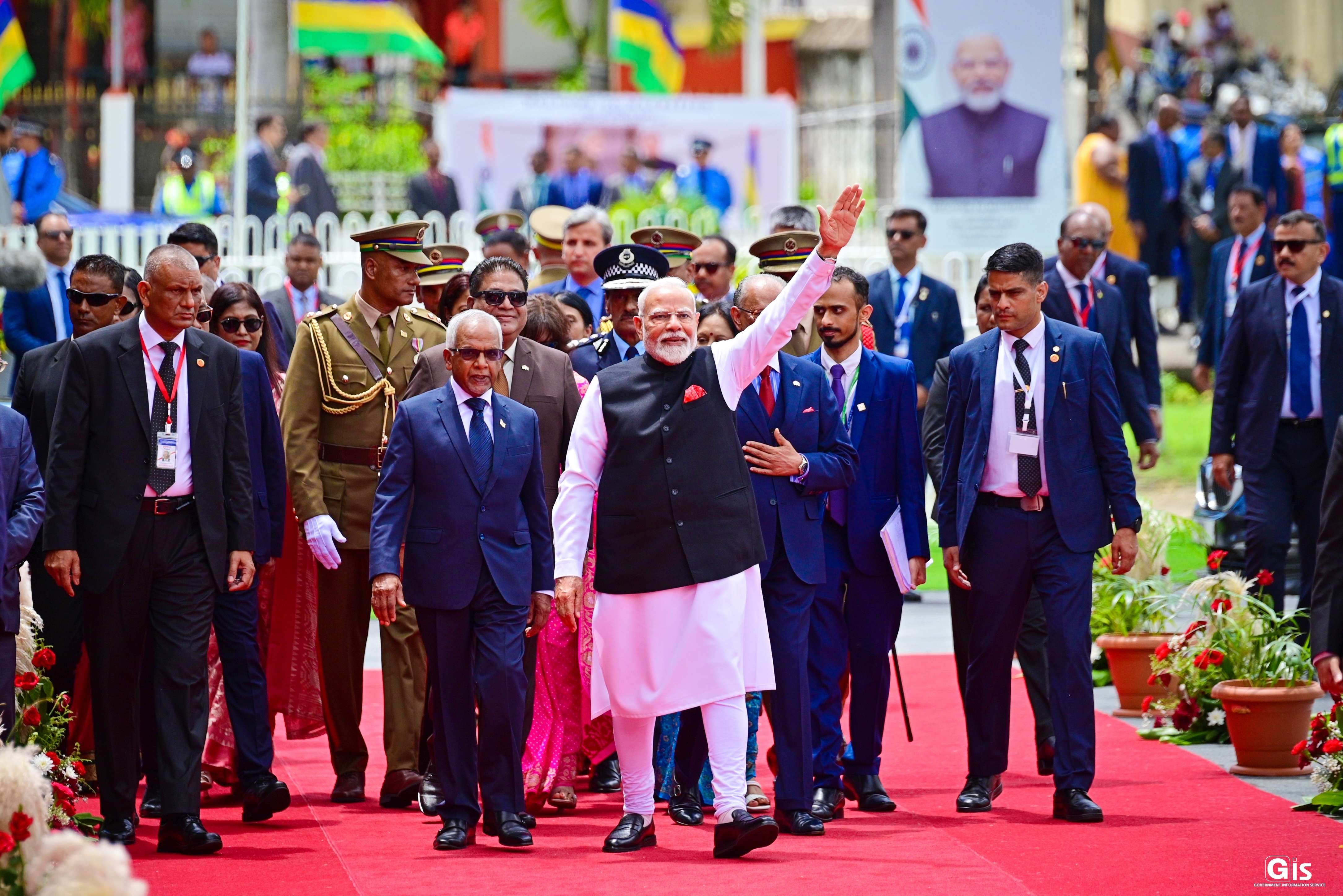 Flag Raising Ceremony celebrates One People One Nation, and honours ...