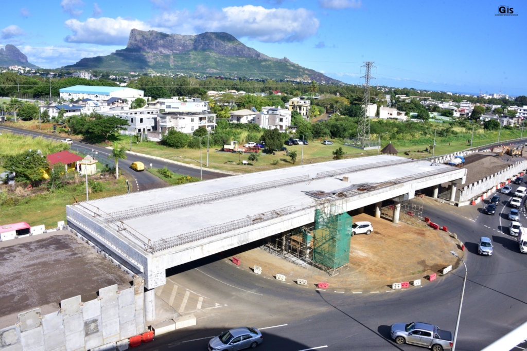 Minister Hurreeram takes stock of work progress regarding Interchange ...