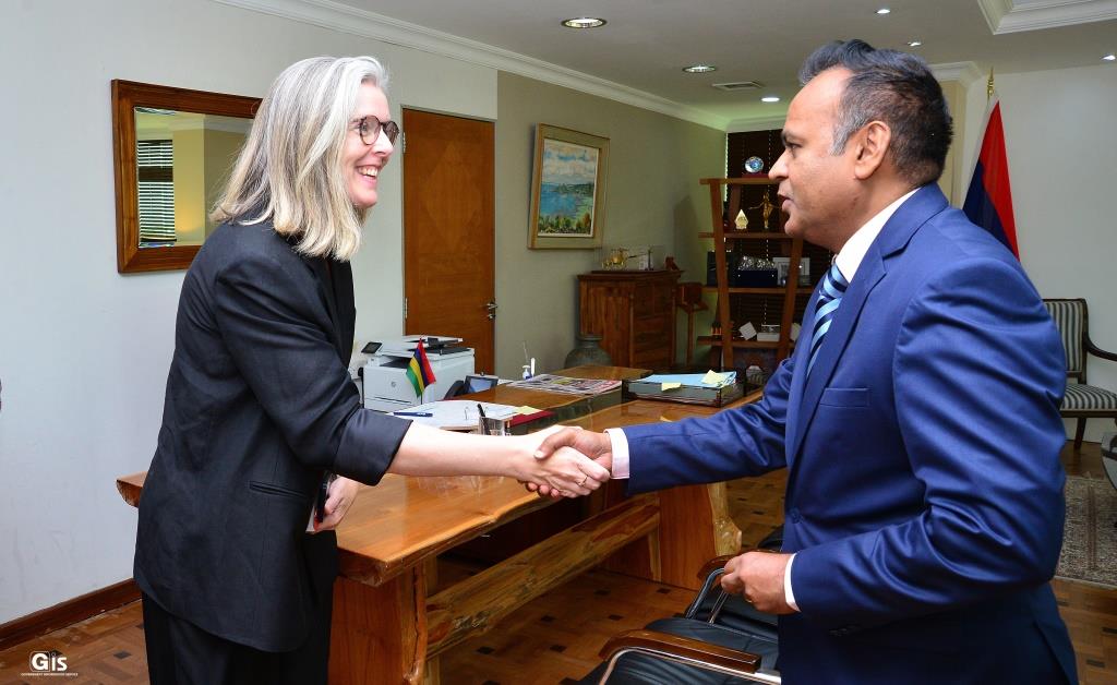 Australian High Commissioner to Mauritius calls on Minister Ramful