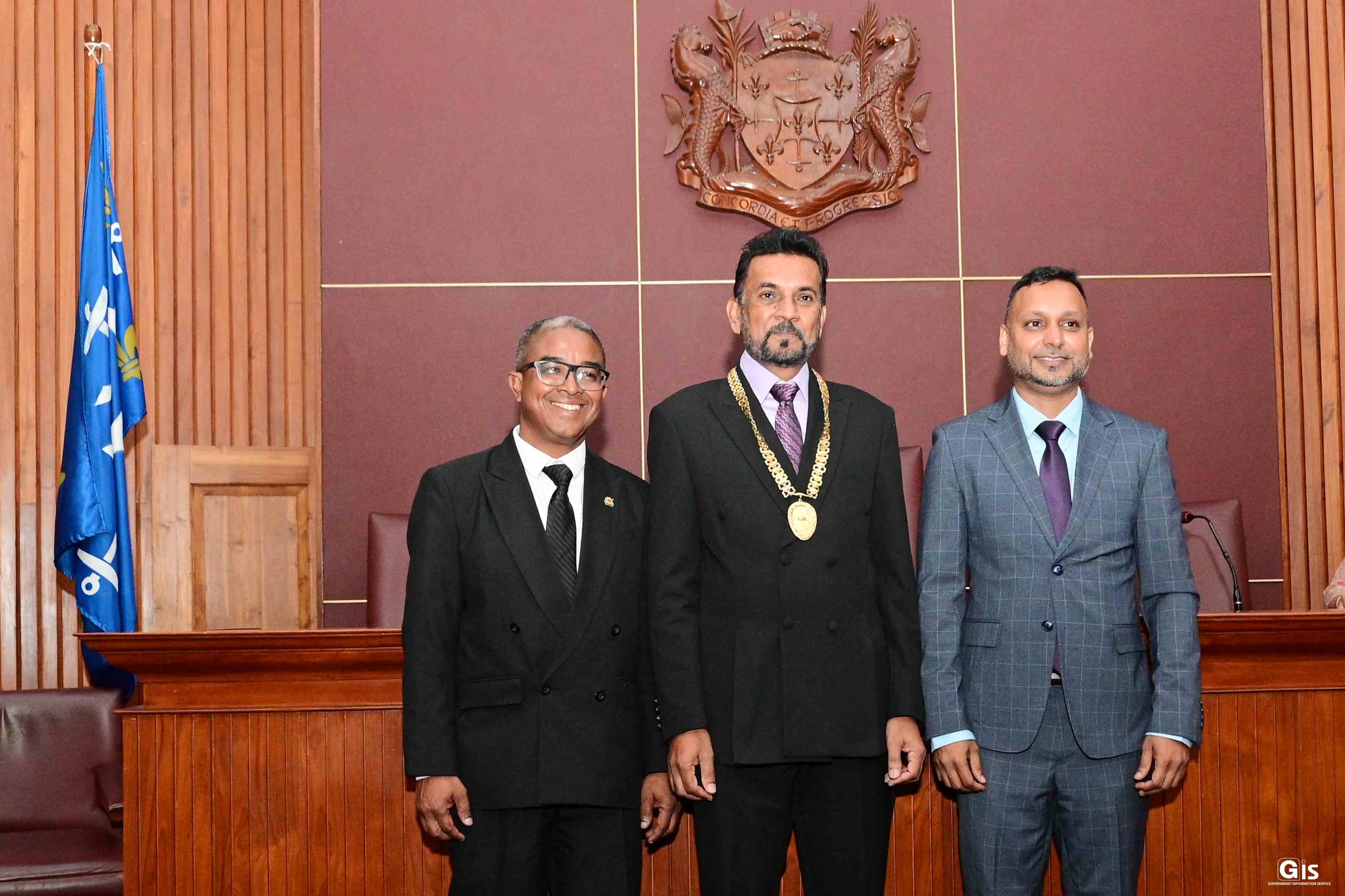 New Lord Mayor and Deputy Lord Mayor of Port Louis take Office
