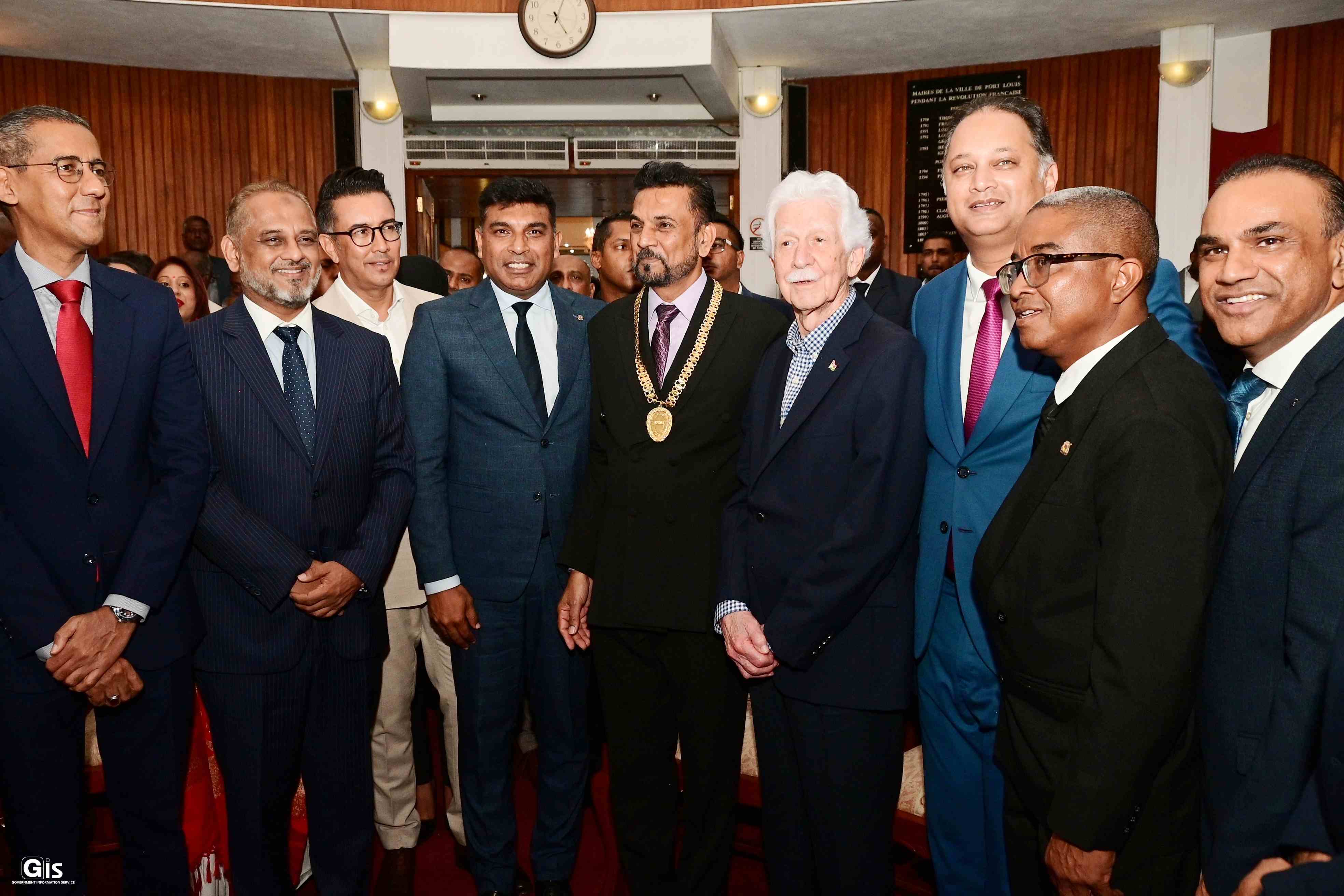 New Lord Mayor and Deputy Lord Mayor of Port Louis take Office