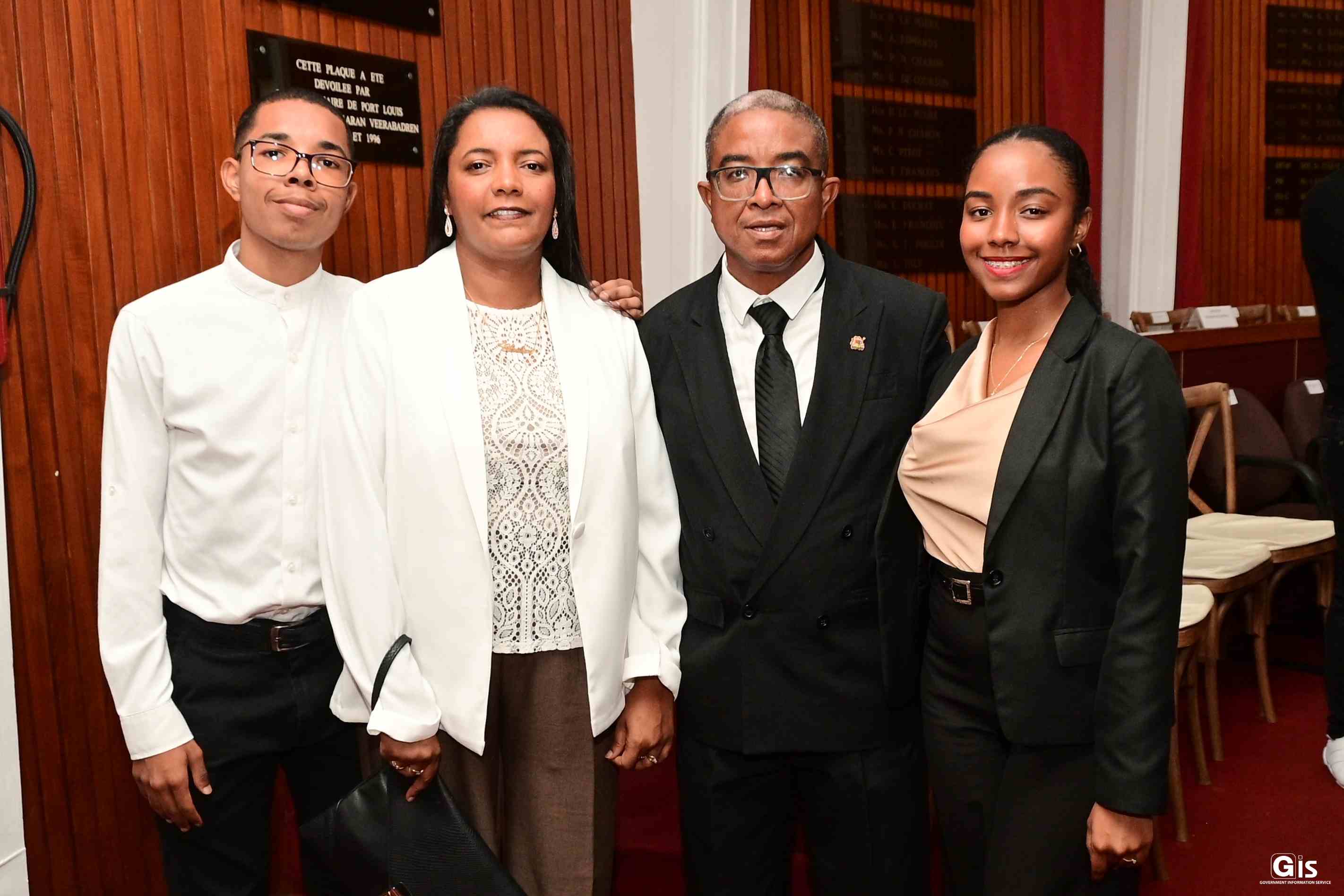 New Lord Mayor and Deputy Lord Mayor of Port Louis take Office