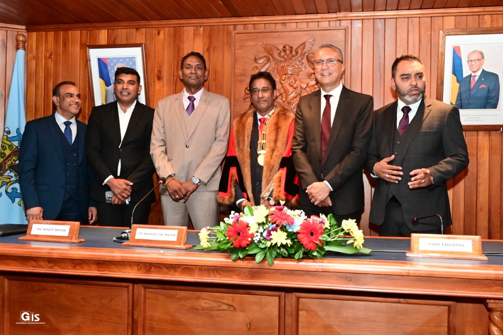 Newly elected Mayors and Deputy Mayors take Oath of Office