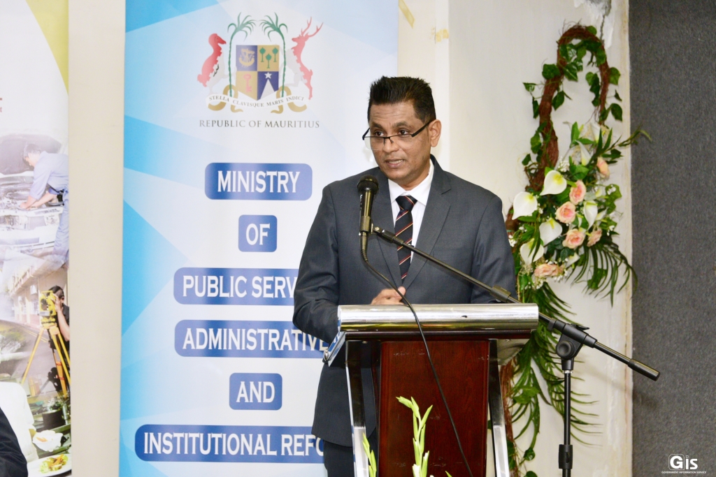 Participants of ‘Training Programme on Defensive Driving’ receive their ...