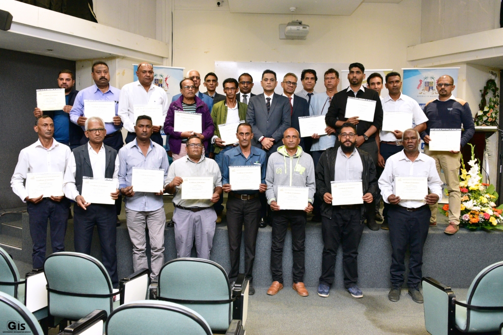 Participants of ‘Training Programme on Defensive Driving’ receive their ...