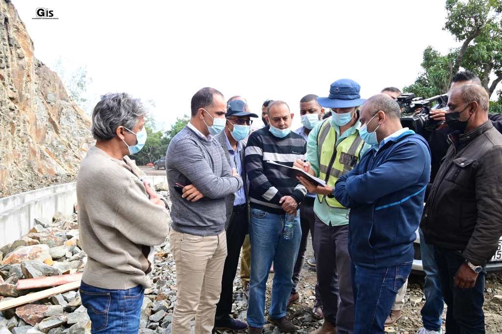 Rodriguan delegation surveys road infrastructure projects in Mauritius